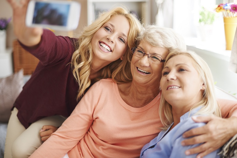 How to Take a Flattering Selfie of You and Your Loved Ones