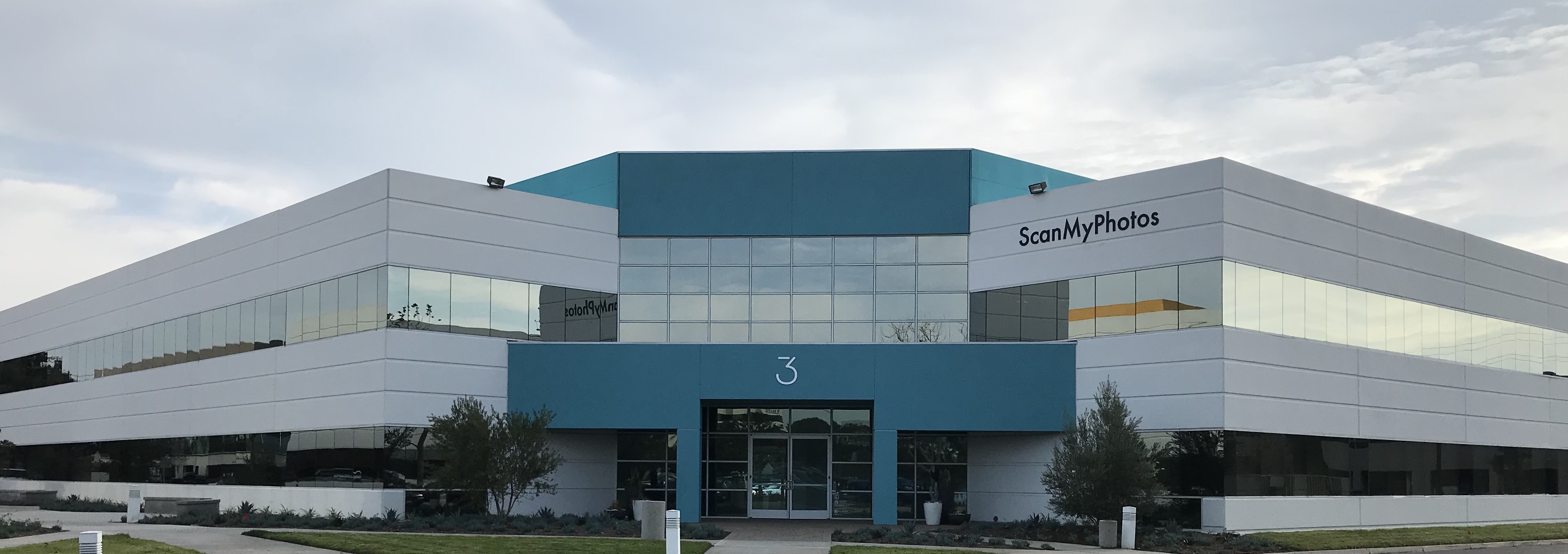 Review on how to digitize pictures at ScanMYPhotos.com